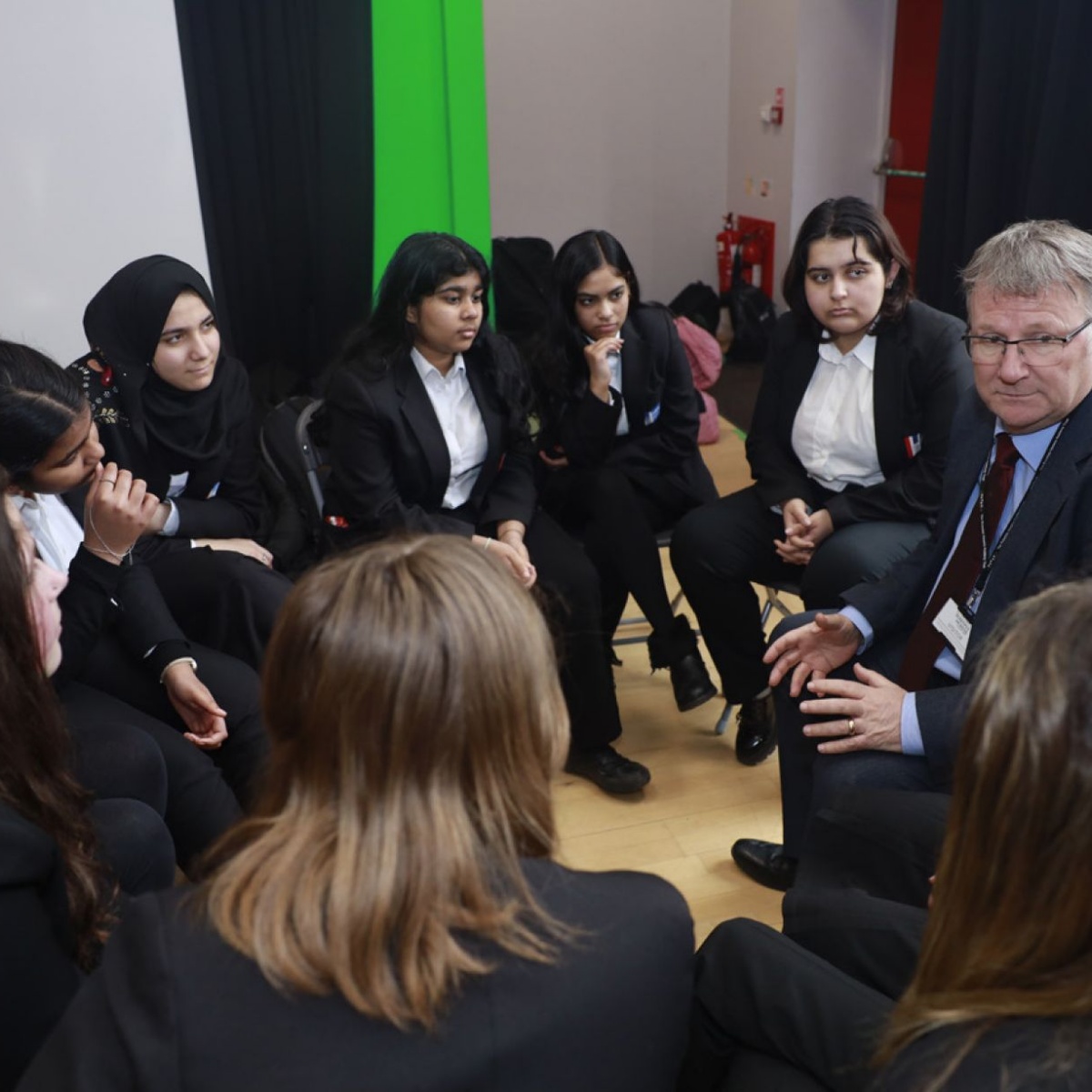 Hewens College - Careers Advice - Year 8